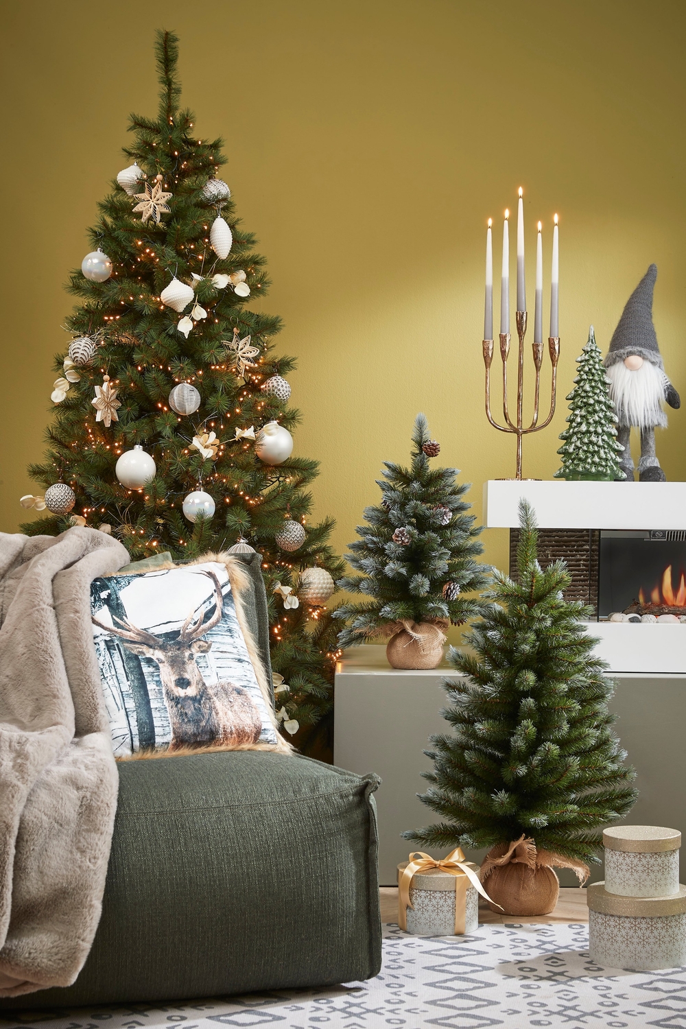 Triumph Tree Slim Forest Frosted Pine Green 215 | iGarden