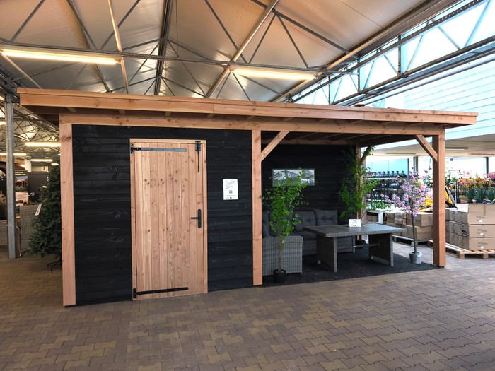 Showmodel Douglas berging met overkapping 600 x 250 cm | iGarden